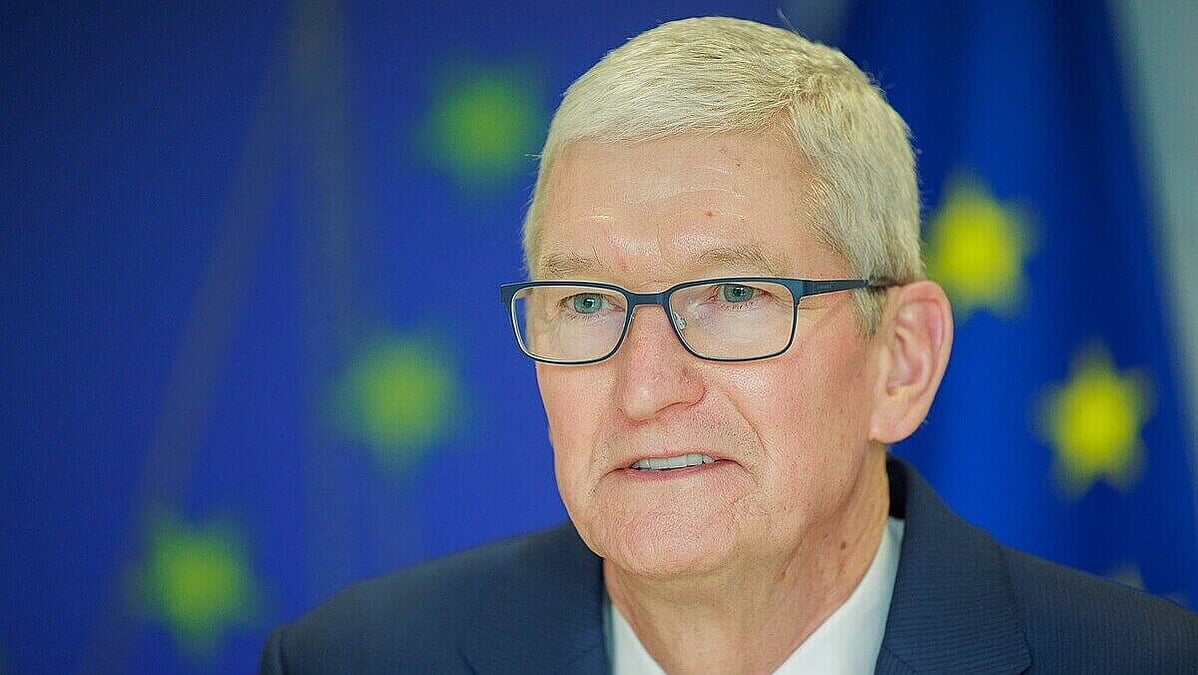Tim Cook's birthday (Nov 1st, 1960) | Days Of The Year