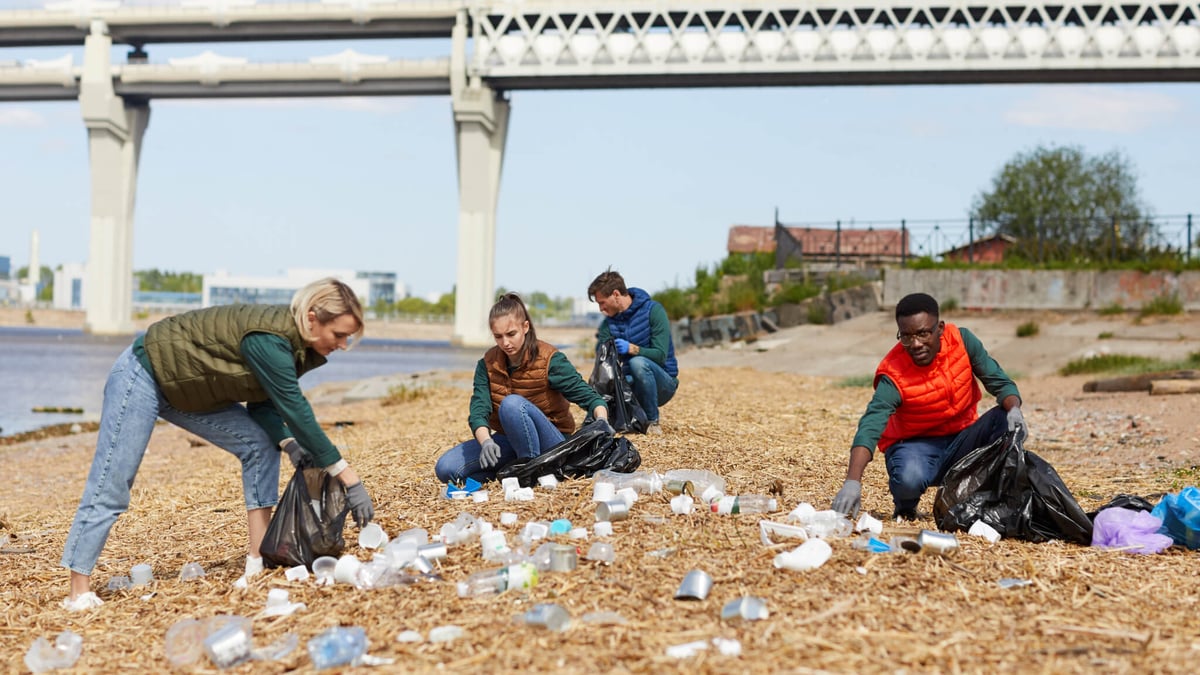 Clean Up Australia Day (March 2nd, 2025) | Days Of The Year