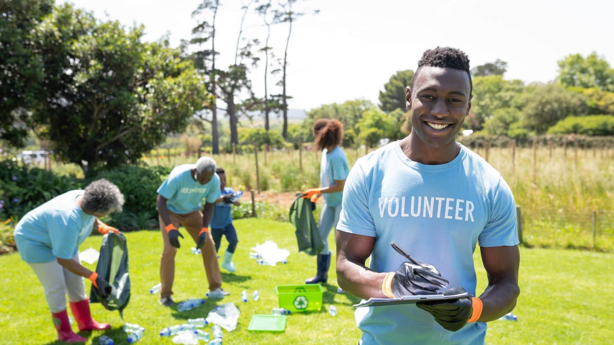 National Student Volunteer Day (February 20th) | Days Of The Year