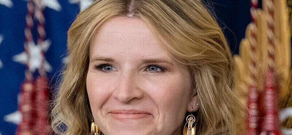 Tara Westover's birthday (Sep 27th, 1986) | Days Of The Year