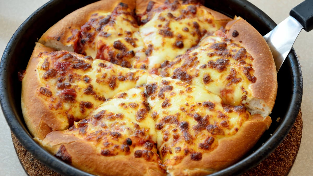 National Cheese Pizza Day (September 5th) | Days Of The Year