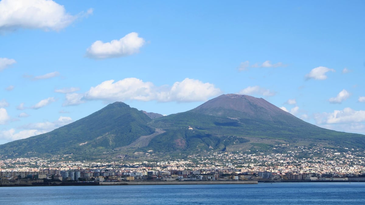Mount Vesuvius Today