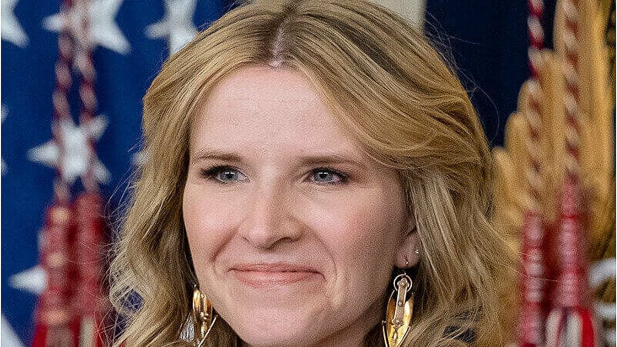 Tara Westover's birthday (Sep 27th, 1986) | Days Of The Year